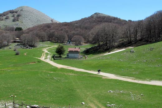 SENTIERO GEOLOGICO INGHIOTTITOIO DELLA BATTAGLIETTA – PORTELLA COLLA ...